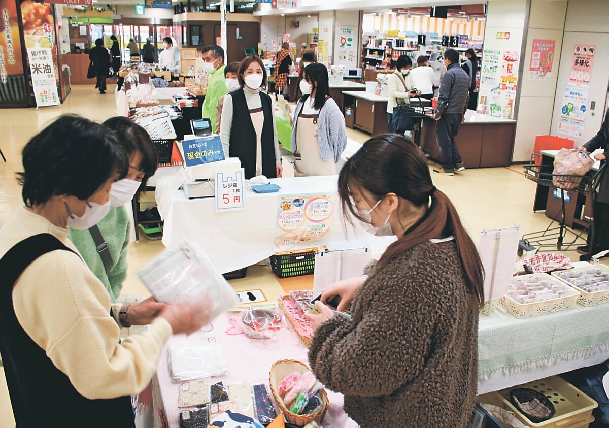 障害者ら手作りの品並ぶ ハーティとやま、魚津サンプラザで販売｜北日本新聞webunプラス
