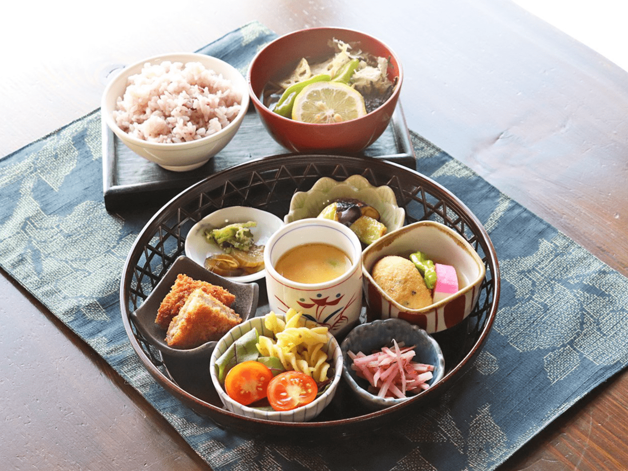 【注目の店】心と体を満たす定食 地元野菜ふんだんに 「旬香酒豚 初光（はつみ）」（富山市）｜北日本新聞webunプラス