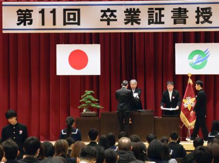 輪島中の卒業式に翼音さんの遺影｜北日本新聞webunプラス