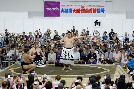 大相撲万博場所に4000人歓声｜北日本新聞webunプラス