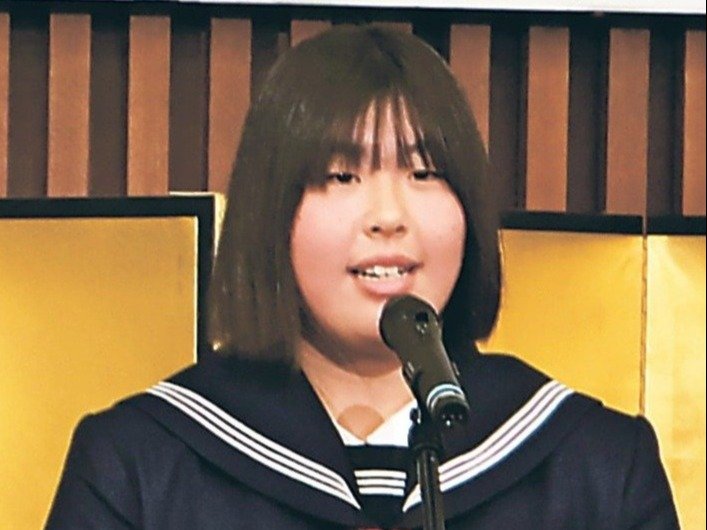 日本女子U15代表の高原選手（滑川・早月中1）「金メダル取る」 県ソフトボール協会激励会｜北日本新聞webunプラス