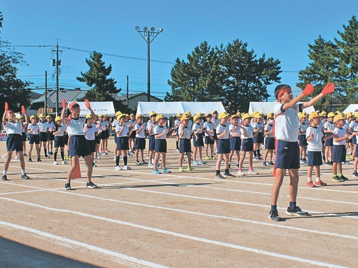 ＜学びや合言葉＞黒部市中（ちゅう）央（おう）小学校五つの花を咲（さ）かせよう｜北日本新聞webunプラス