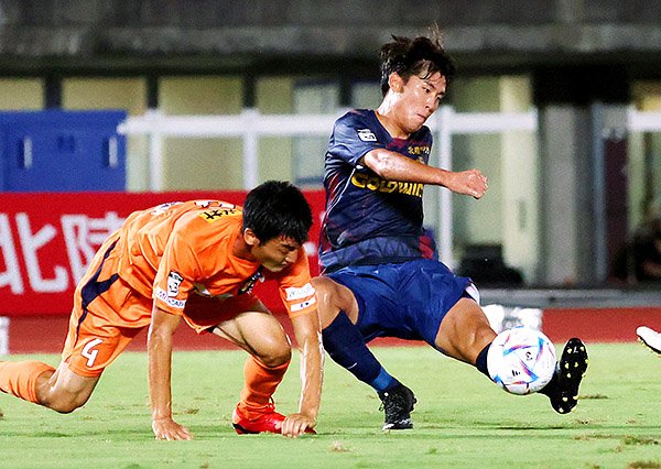 カターレ、ホーム10戦負けなし 宮崎に2－1｜北日本新聞webunプラス