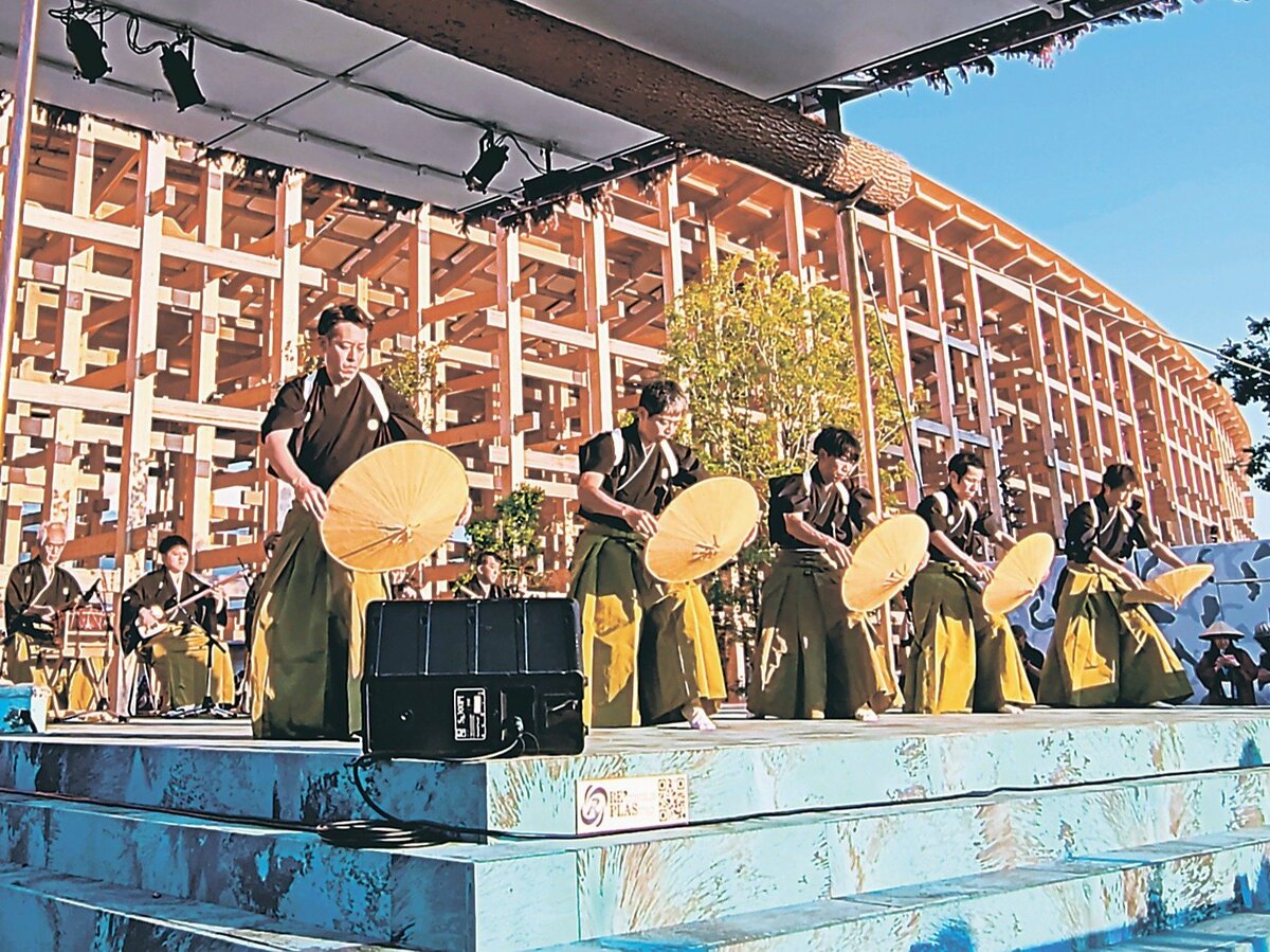 伝統麦屋節や菅笠、万博でPR 五箇山保存会と福岡の振興会 来場者と輪踊りも｜北日本新聞webunプラス