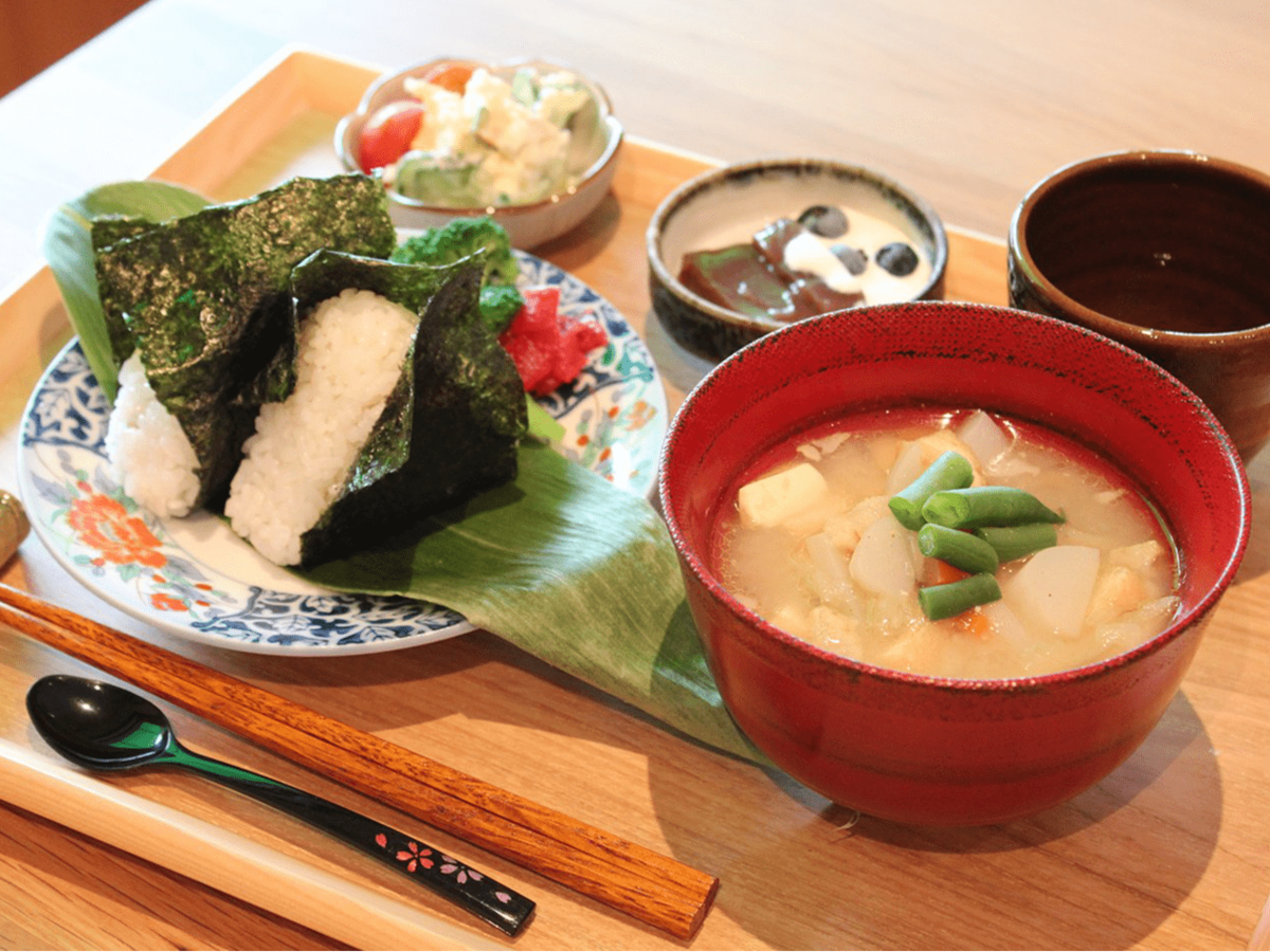 【注目の店】町の憩いのカフェ 一風変わったドリンクも「Cafe勘助」（朝日町）｜北日本新聞webunプラス