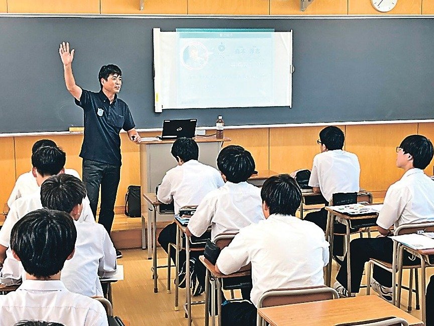 富山中部高生、まちづくりに理解深める 日本公庫部長が講師｜北日本新聞webunプラス