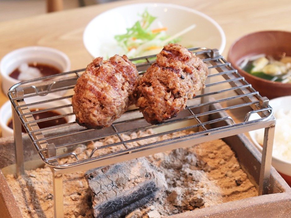 【注目の店】ジューシーな弾力とふんわり食感を追求「牛100％」（富山市）｜北日本新聞webunプラス