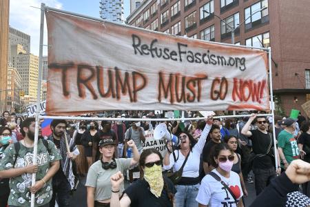 NYでも千人以上がデモ｜北日本新聞webunプラス