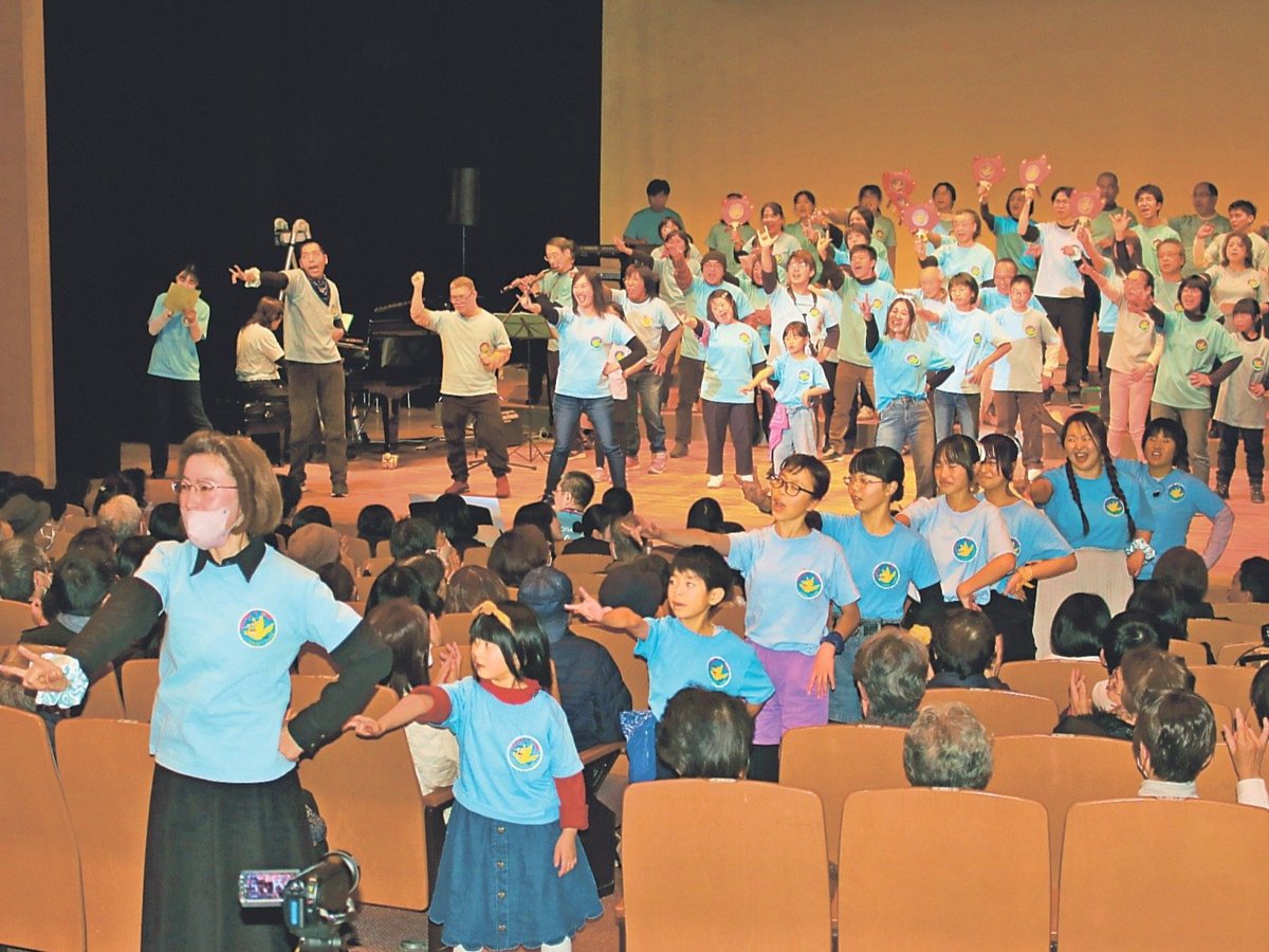 歌やダンス元気いっぱい NPO大空へ飛べ、高岡でコンサート｜北日本新聞webunプラス