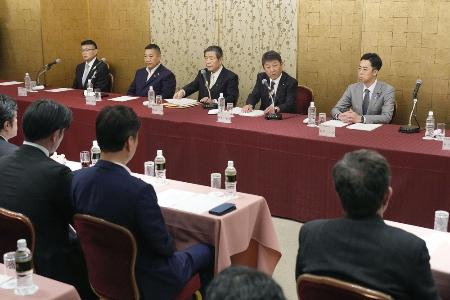 自民大阪、誤記載2000万円｜北日本新聞webunプラス