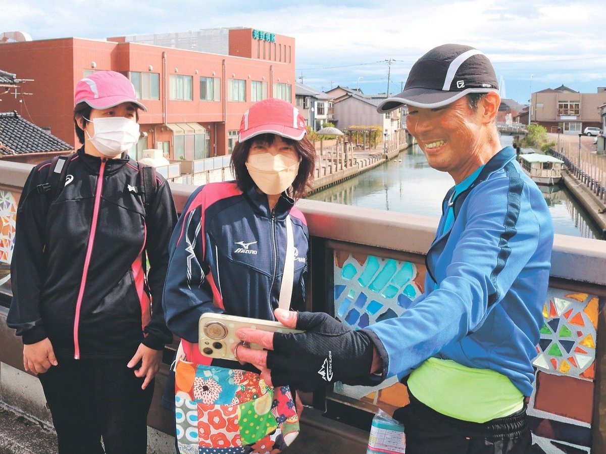 射水・内川周辺の魅力再発見 ロゲイニングに140人｜北日本新聞webunプラス