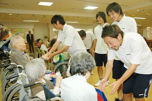 連載「誕生Jカターレ」（下）地域密着｜北日本新聞webunプラス