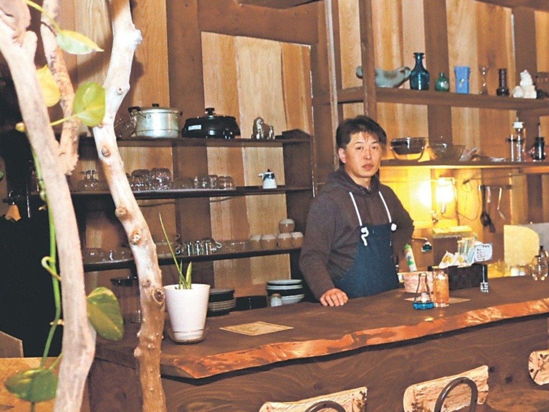 蔵活用のカフェ＆バー誕生 高岡・山町筋、ファンタジー空間演出｜北日本新聞webunプラス