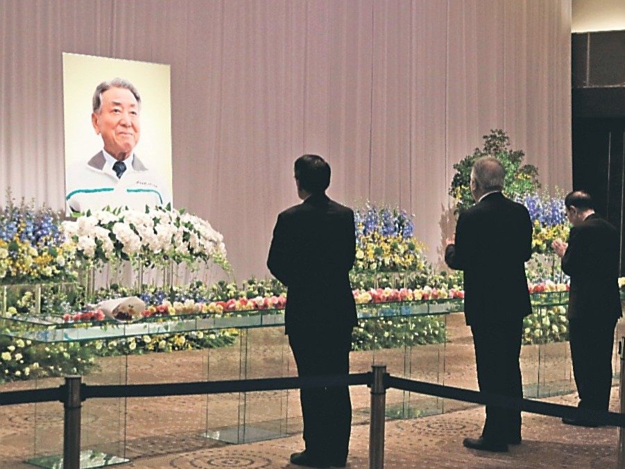 スギノマシン元会長、杉野太加良さんに別れ惜しむ 富山で1000人参列｜北日本新聞webunプラス