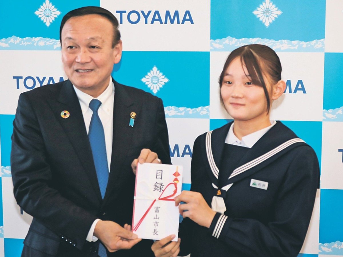 スノボ石井（富山・新庄中3年）「五輪目指す」 藤井市長にアジア大会3位報告｜北日本新聞webunプラス