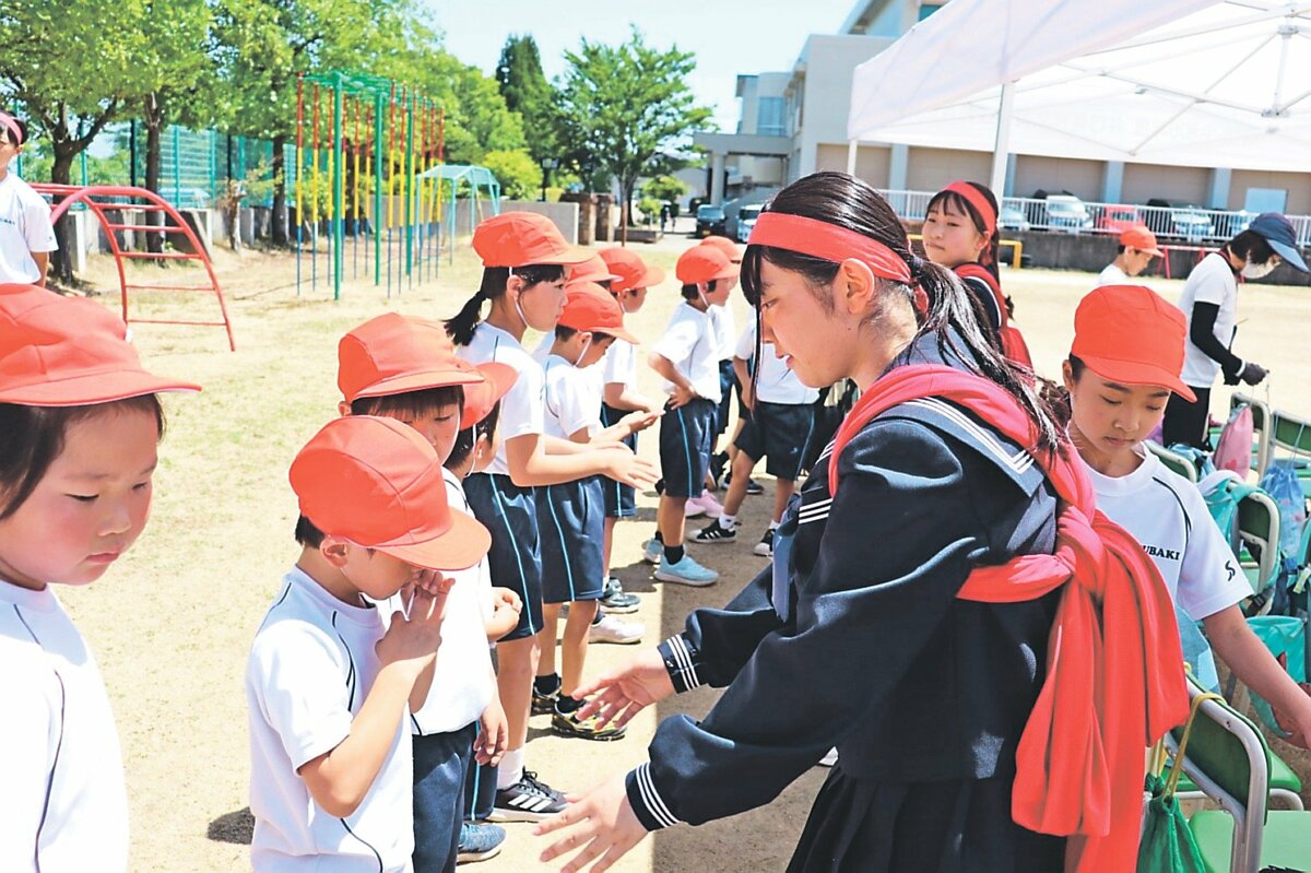 ＜学びや合言葉＞南砺つばき学舎広がる友情（ゆうじょう）～みんなで笑い合おう～｜北日本新聞webunプラス