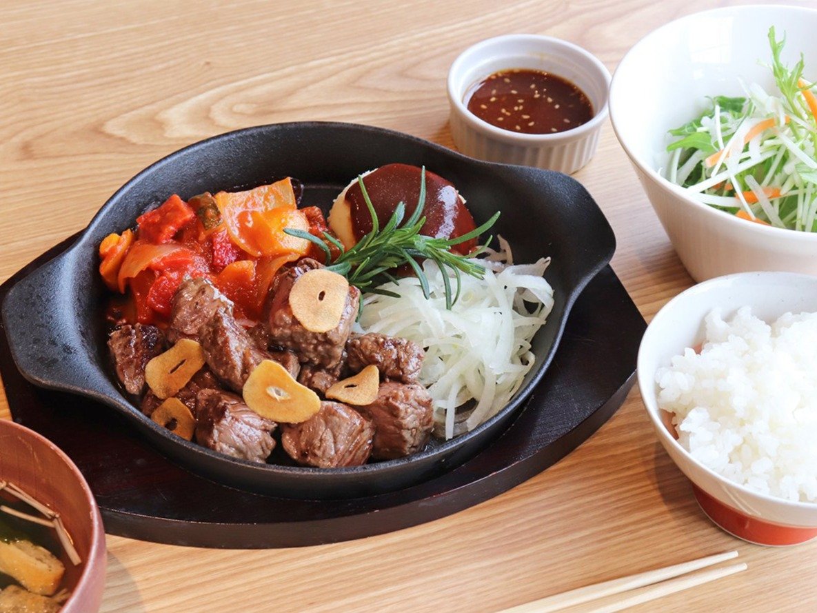 【注目の店】ジューシーな弾力とふんわり食感を追求「牛100％」（富山市）｜北日本新聞webunプラス