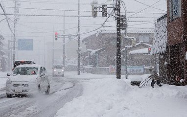県内10市町に大雪警報 積雪は砺波42センチ、朝日38センチ、富山19センチ（午後9時現在）｜北日本新聞webunプラス