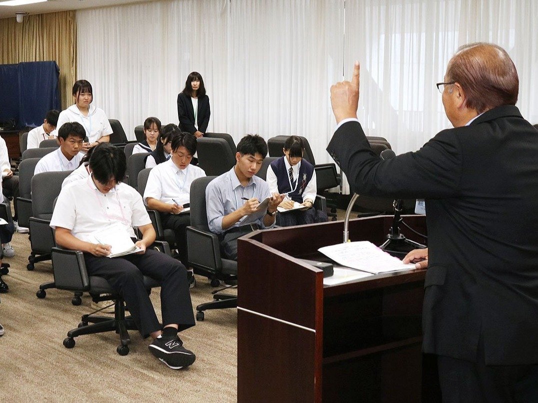 若者の流出対策問う 高校生県議会、知事と意見交換｜北日本新聞webunプラス