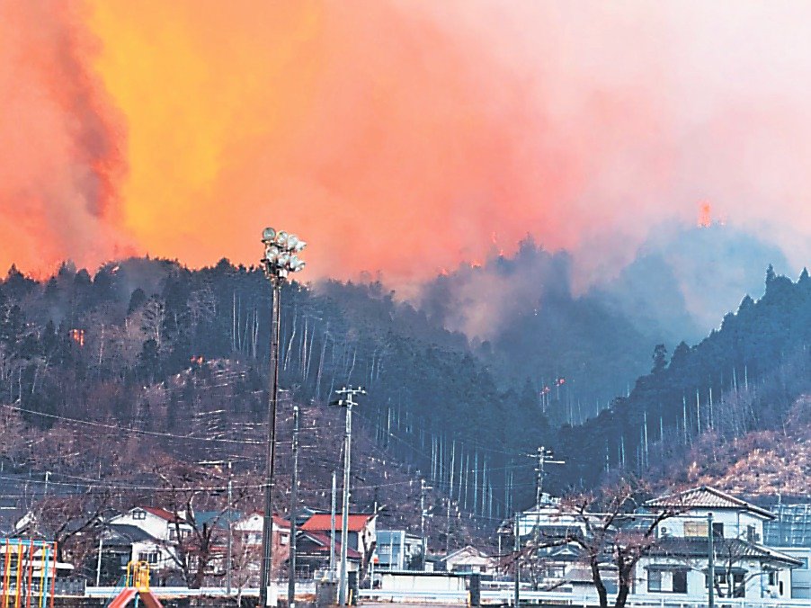 岩手の山火事、2000人に避難指示 住宅被害多数、600ヘクタール延焼｜北日本新聞webunプラス