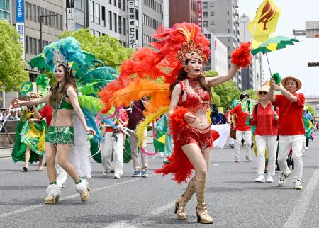 サンバ華やか、神戸まつり｜北日本新聞webunプラス