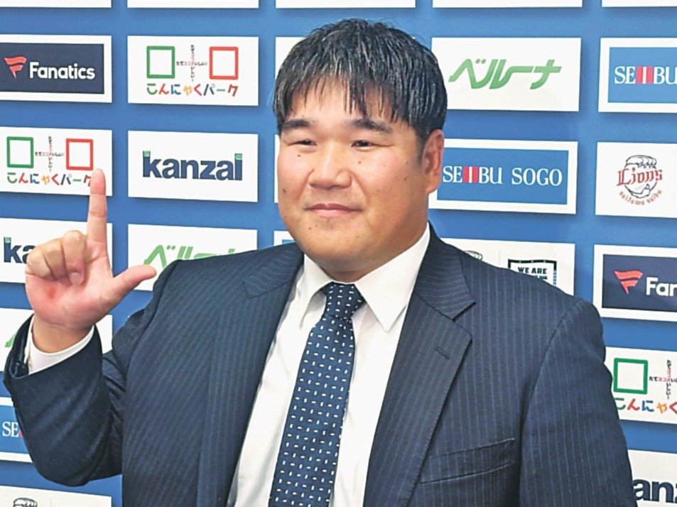 西武・中村剛5000万円減の1億円 プロ野球契約更改｜北日本新聞webunプラス