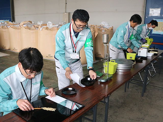 大麦の品質1等 JAうおづ25年度産初検査｜北日本新聞webunプラス