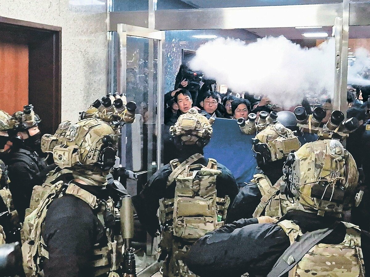 市民 兵士に「恥を知れ」 「非常戒厳」緊急ルポ、韓国国会 緊迫の一夜｜北日本新聞webunプラス