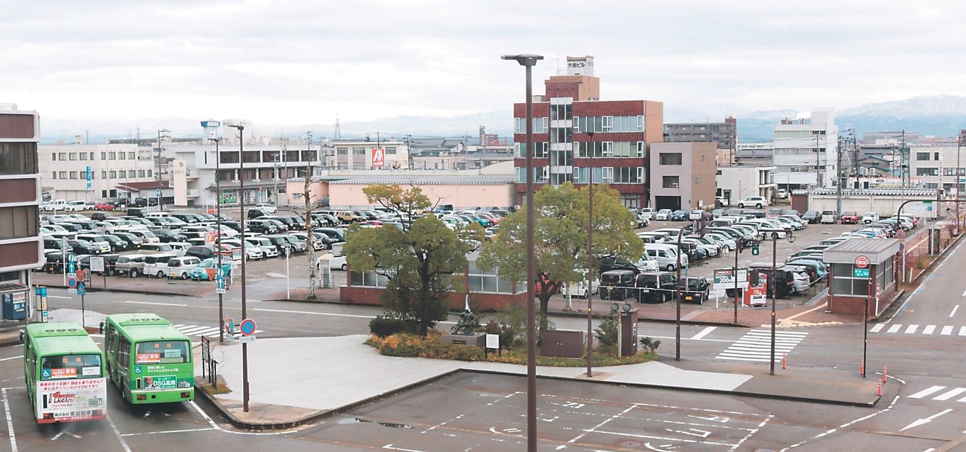 高岡駅南のダイエー跡地、取得前提に協議 角田市長「にぎわいの核に」｜北日本新聞webunプラス