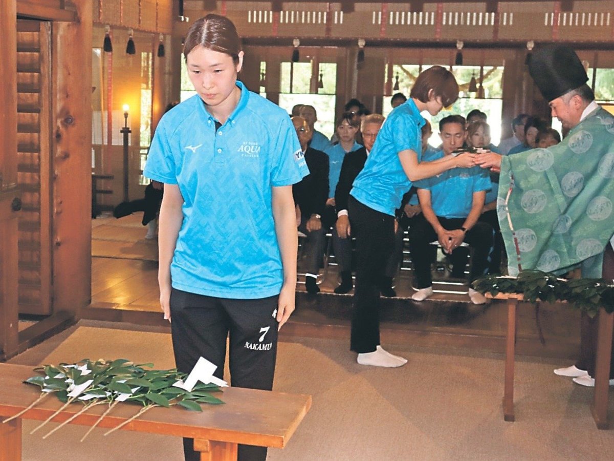 アクア、黒部の神社で必勝祈願｜北日本新聞webunプラス