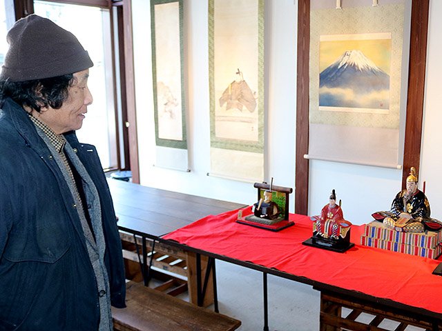 学問の神様、多彩に 高岡・山町筋で天神様祭、20カ所に掛け軸・人形｜北日本新聞webunプラス