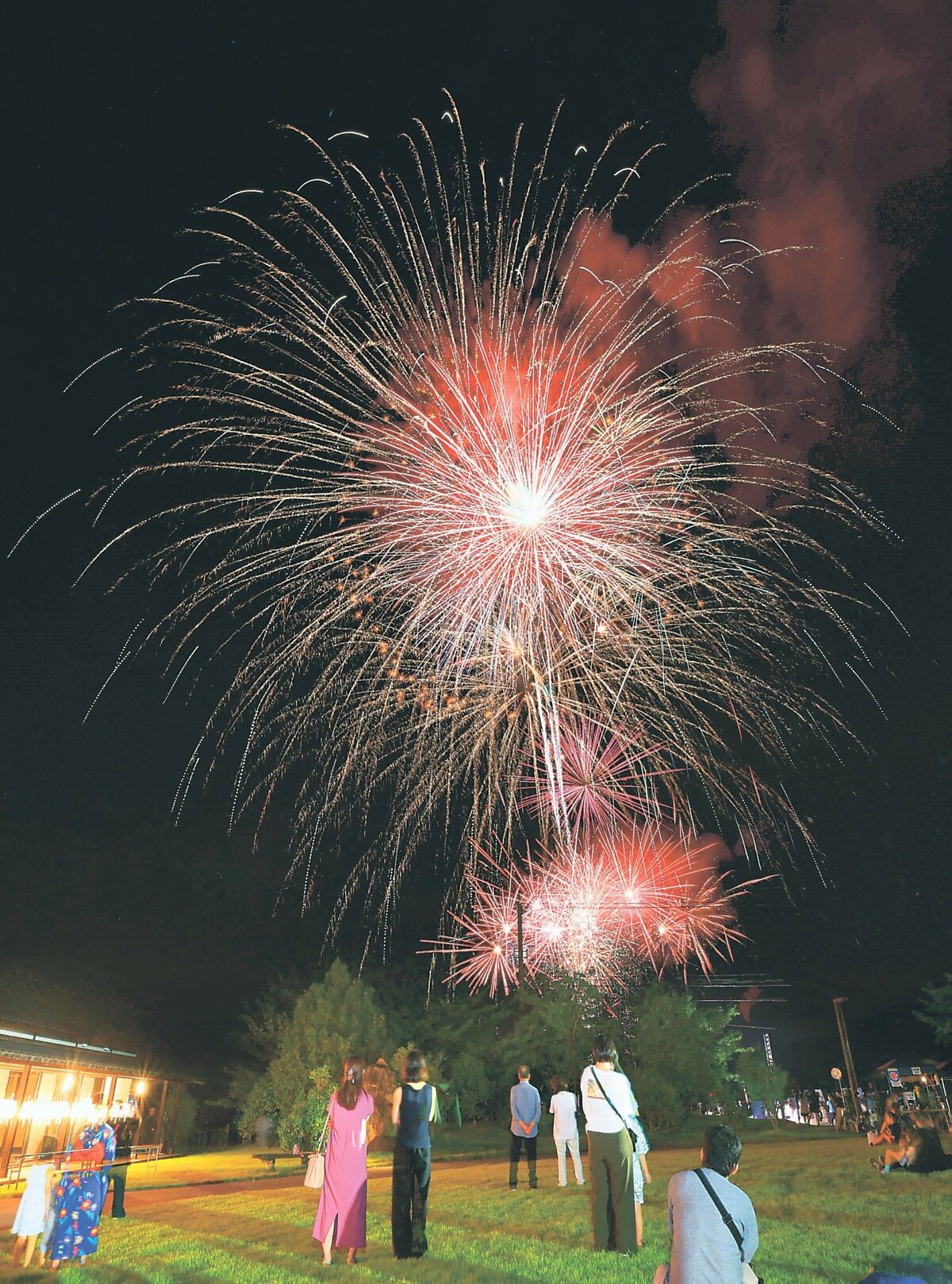花火400発超、田園鮮やか 井口・赤祖父夏まつり｜北日本新聞webunプラス