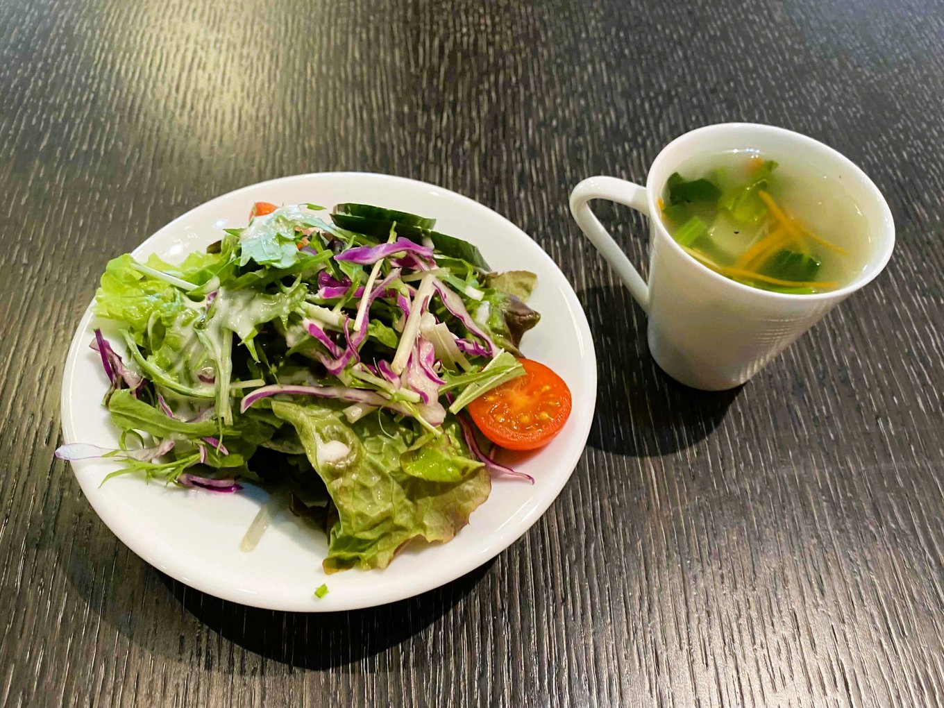 車好きの子はたまらない「カフェレストラン ルシェッロ」【親子でGO！オイシイおでかけ②】 コノコト｜北日本新聞webunプラス