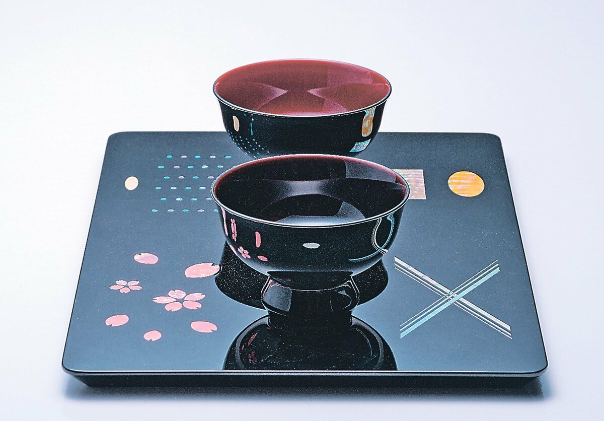 「旬馬 ゆきの」（射水）の漆器に米国デザイン賞 美しい艶と四季の表現評価｜北日本新聞webunプラス