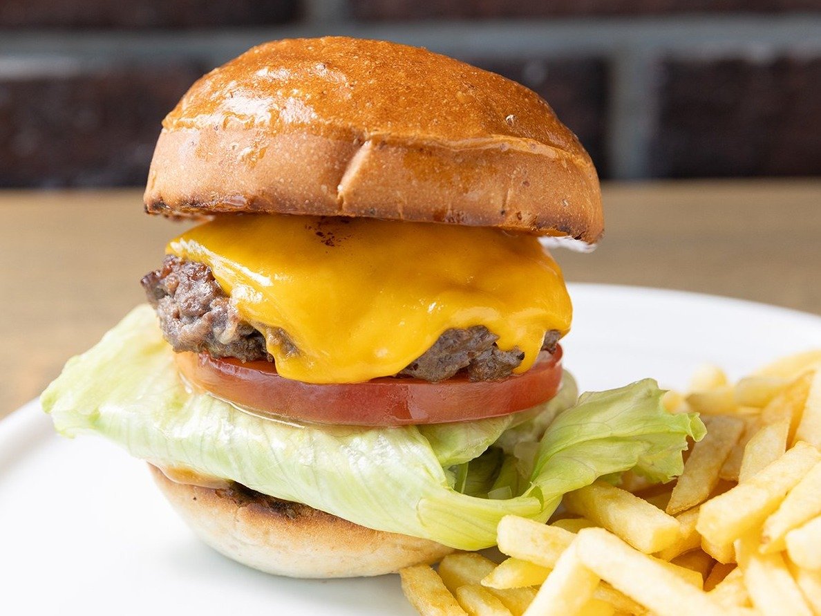 厚さ12cmの和牛ハンバーガー！ 氷見牛100%のも！【②富山の分厚いグルメ特集】｜北日本新聞webunプラス