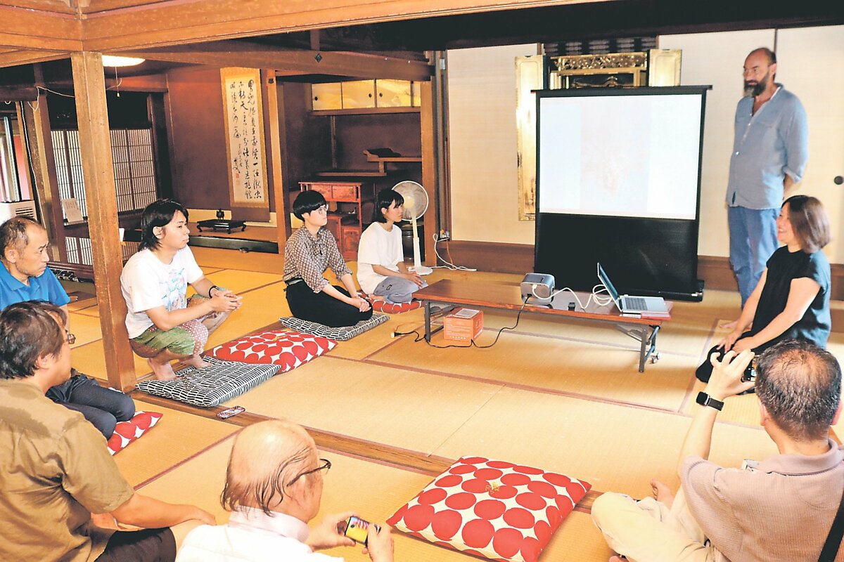 高岡・山町筋に滞在しアート制作 5作家が構想発表｜北日本新聞webunプラス