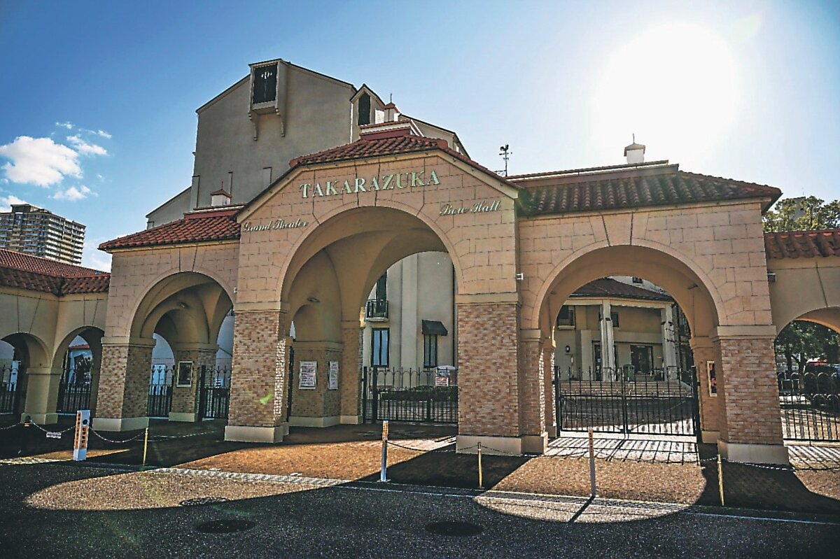 宝塚再生道のり遠く 俳優急死1年、ファンの心複雑｜北日本新聞webunプラス