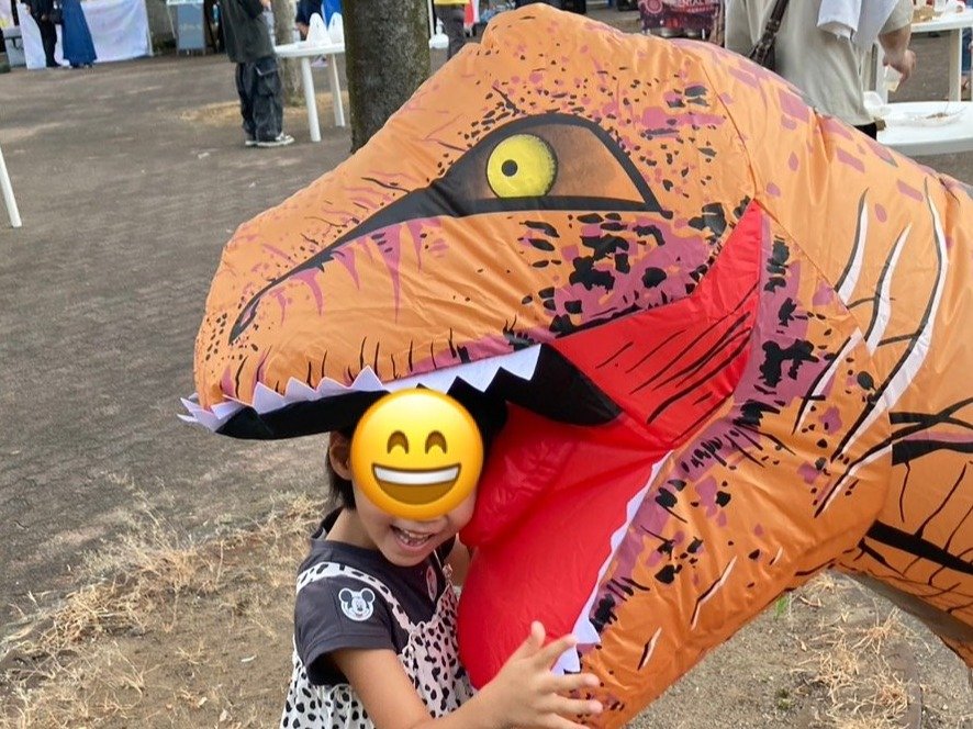 恐竜が乱入！？とても楽しかったビアフェスタin滑川 コノコト｜北日本新聞webunプラス