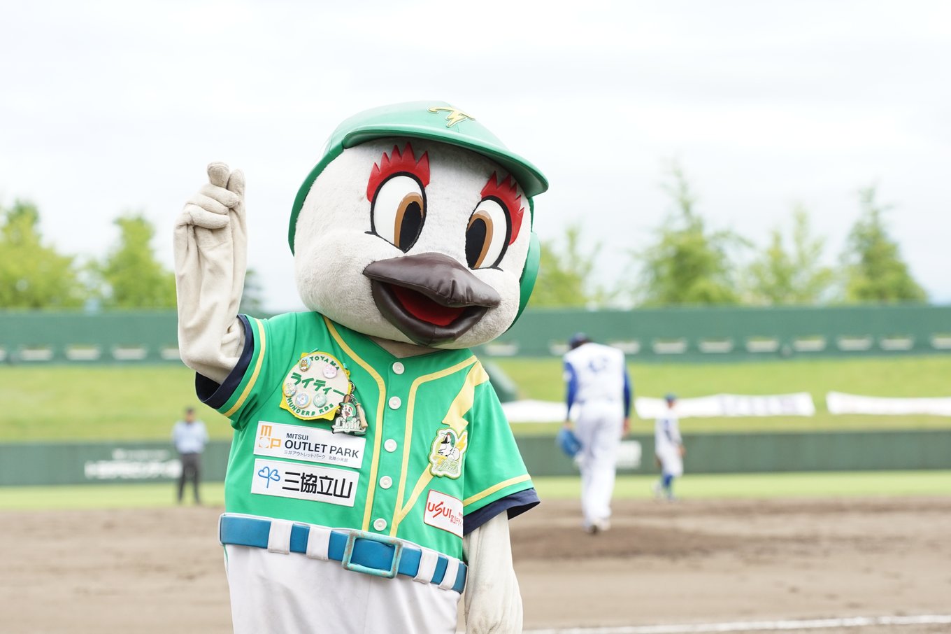 9/3 サンダーバーズ戦で小中学生2人が始球式 プレゼント企画も！ コノコト｜北日本新聞webunプラス