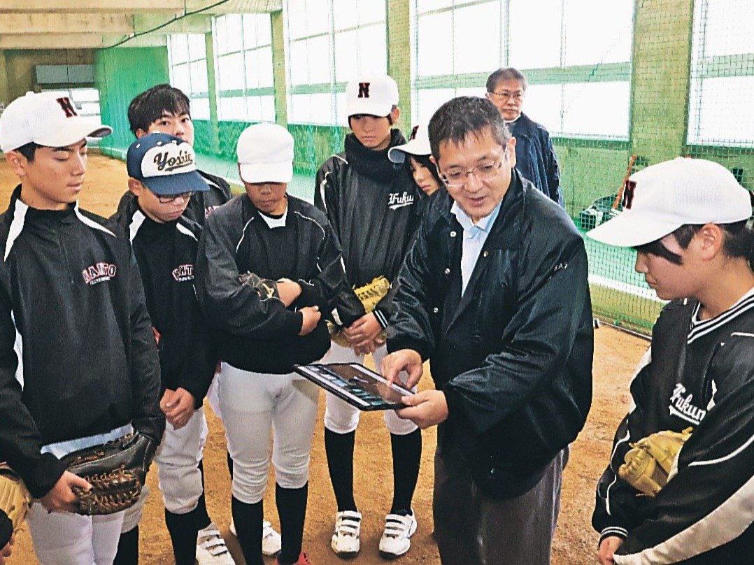 物理生かし投球や打撃分析 南砺・井波で地元野球チームが理解深める｜北日本新聞webunプラス