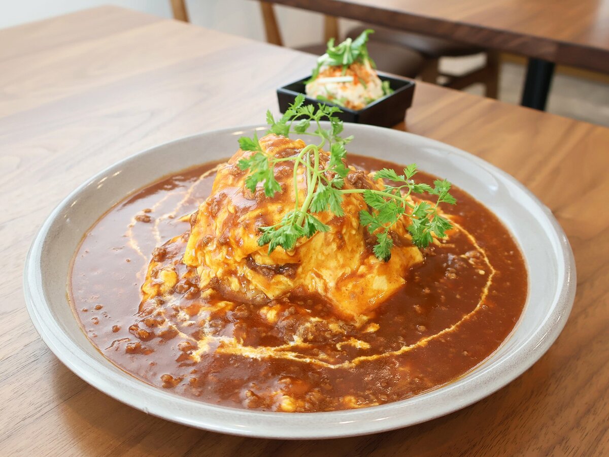 【注目の店】アートのように楽しむオムライス専門店「OMU.OMU（オムオム）」（富山市）｜北日本新聞webunプラス