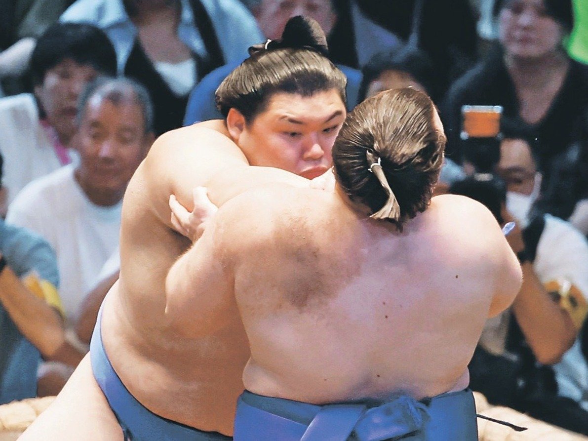 大の里連勝 豊昇龍初黒星 大相撲名古屋場所2日目｜北日本新聞webunプラス