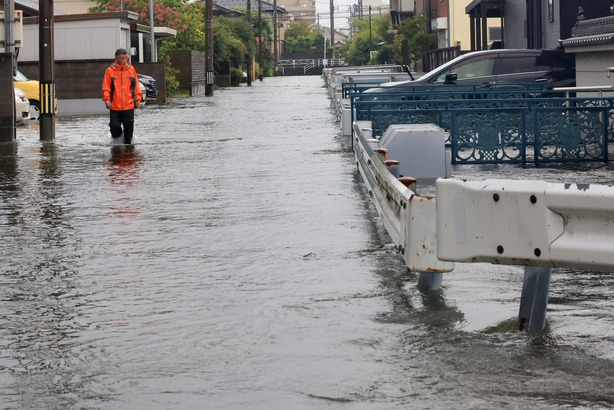 富山市細入で1時間100ミリの猛烈な雨 県内25年初「記録的短時間大雨情報」発表、富山市内で冠水相次ぐ｜北日本新聞webunプラス