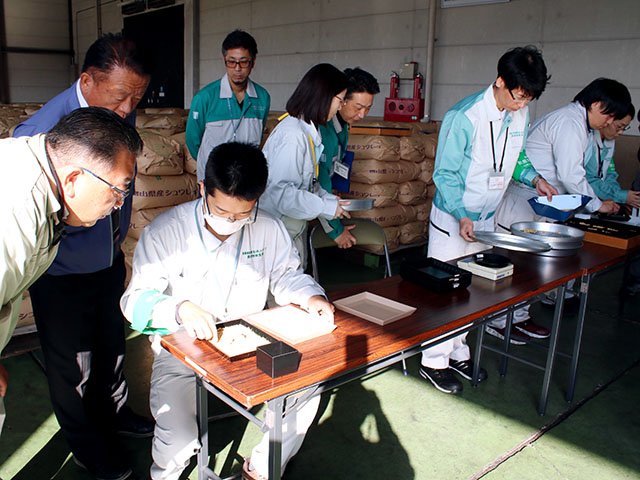 24年産初検査 大豆品質「平年並み」、収量は少ない見込み｜北日本新聞webunプラス