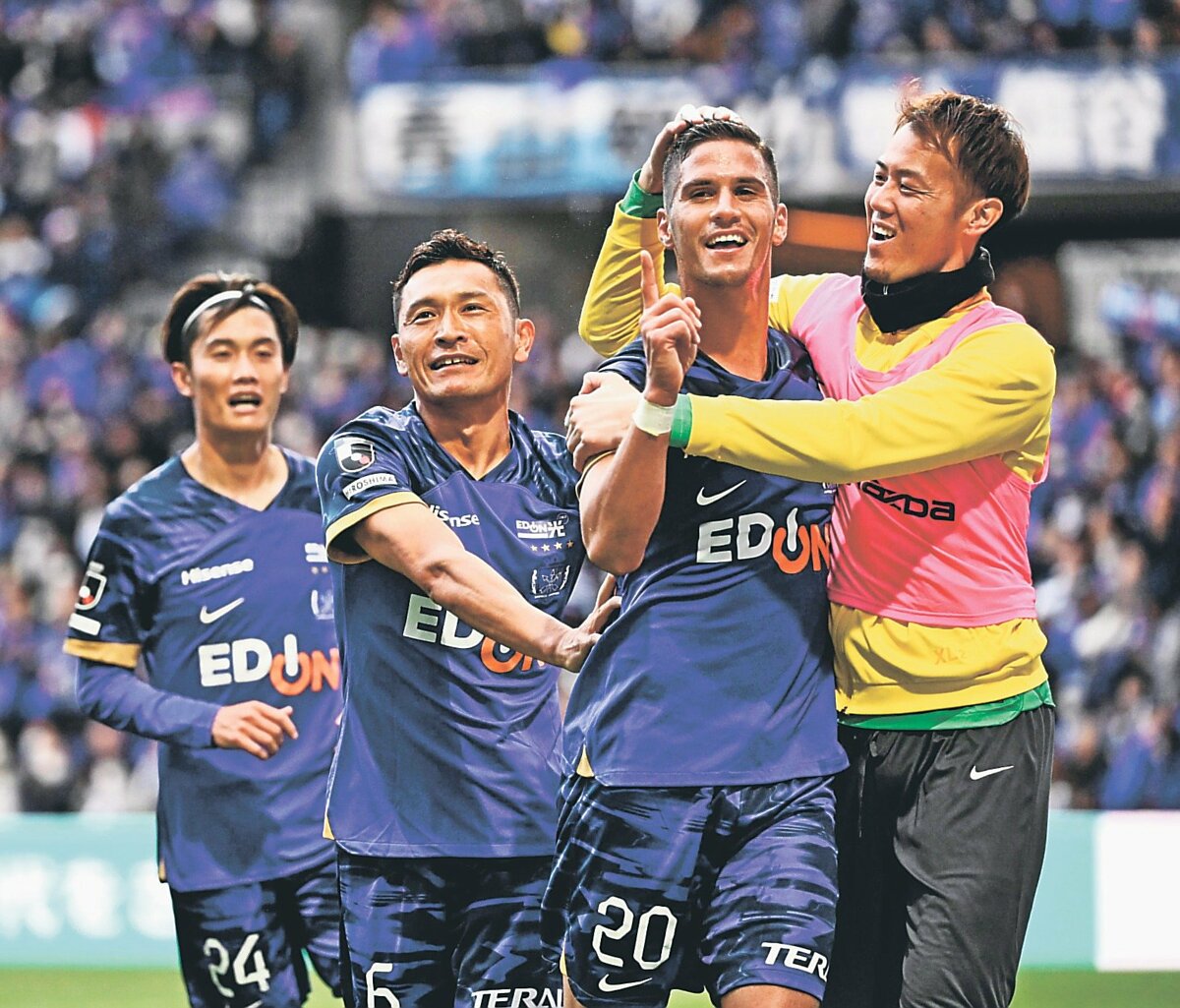 広島快勝、優勝に望み J1第37節｜北日本新聞webunプラス