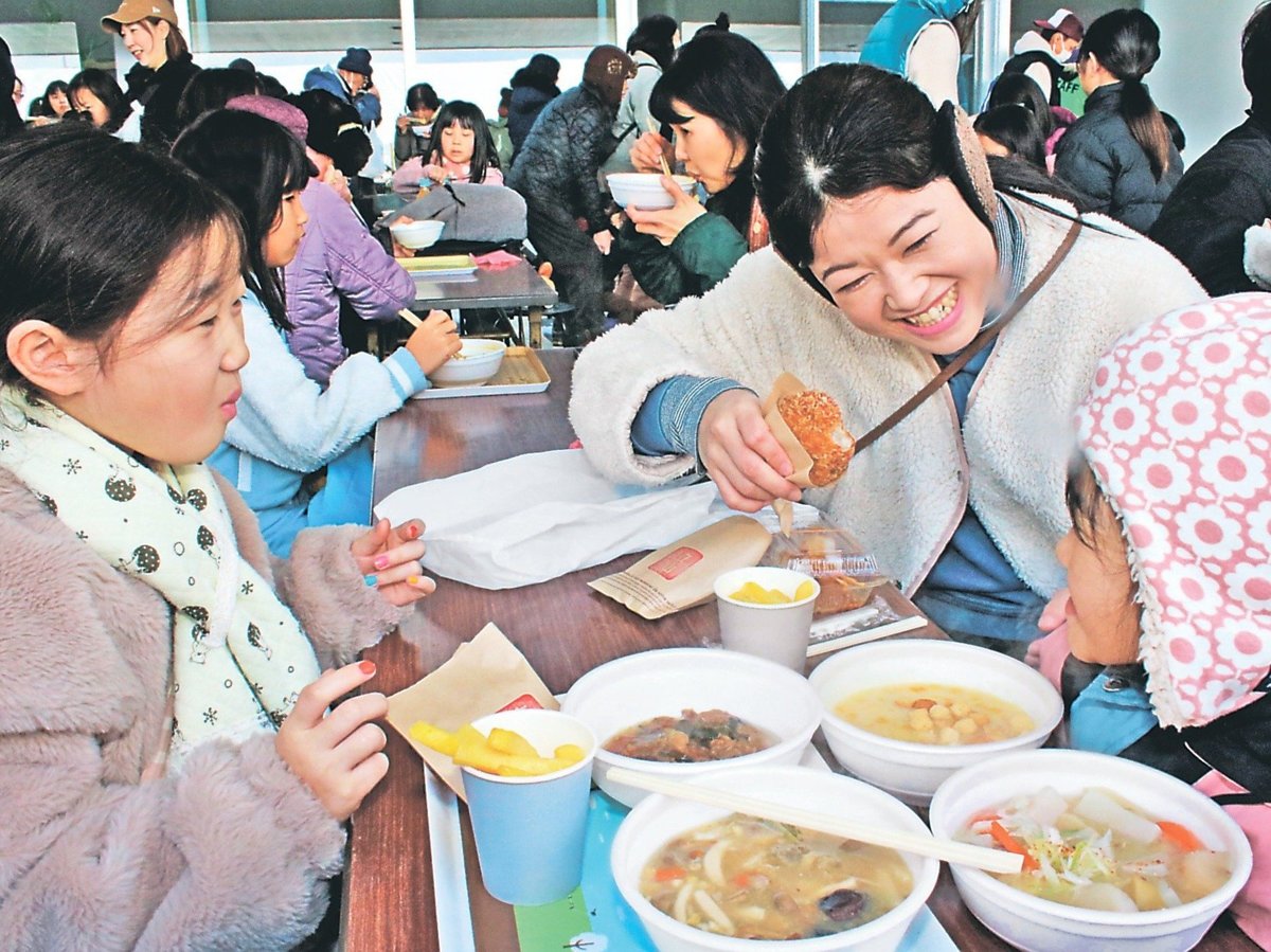 熱々でぽかぽかに 立山町で5年ぶり鍋まつり｜北日本新聞webunプラス
