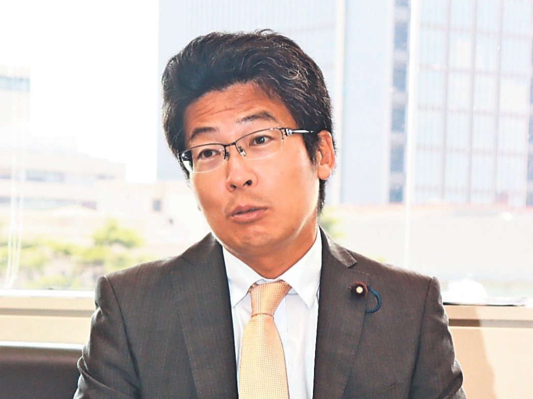 庭田氏当選「大金星」 立民・山衆院議員が来社、結婚も報告｜北日本新聞webunプラス