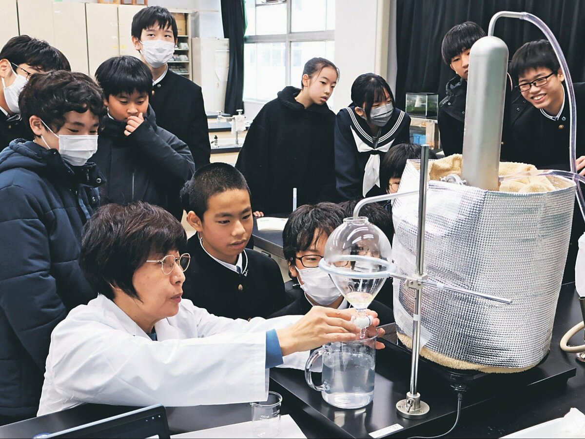 中学生がスギの精油作り 技術士会県支部、富山大付属中で出前講座｜北日本新聞webunプラス