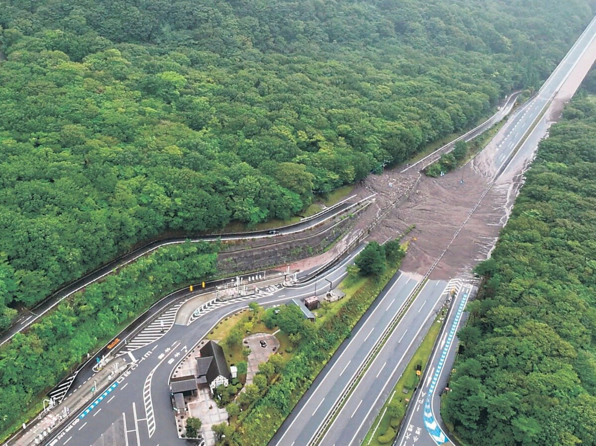 台風10号で記録的大雨続く 6人死亡、新幹線運休｜北日本新聞webunプラス
