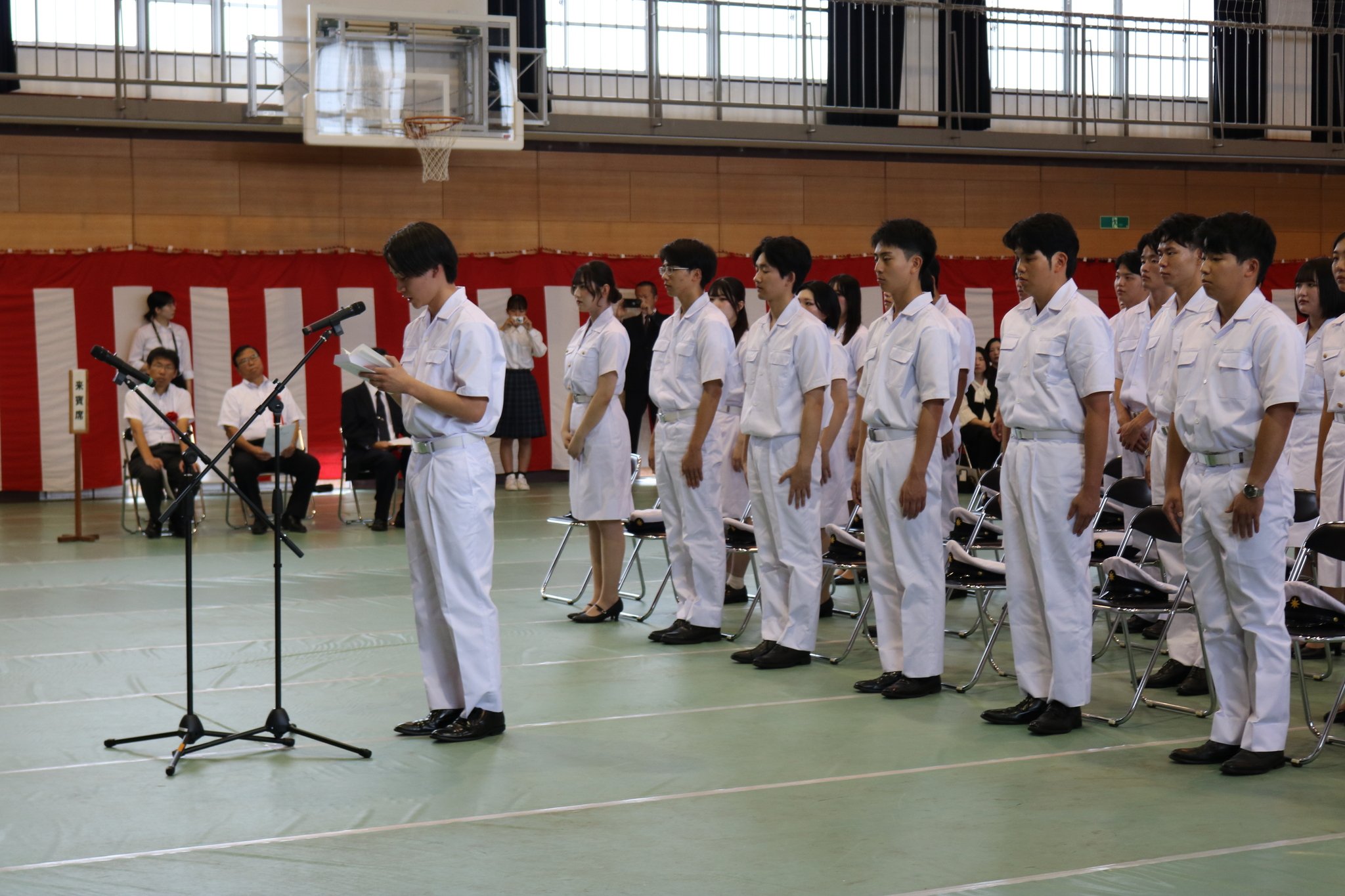 登しょう礼で社会へ「船出」 富山高専で卒業・修了式｜北日本新聞webunプラス